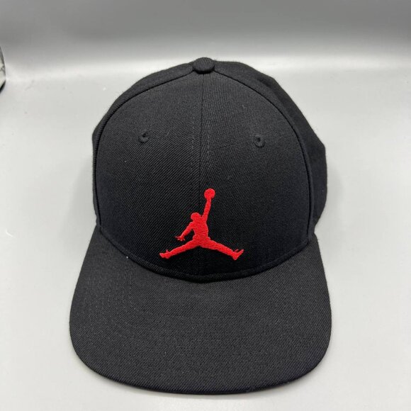 Jordan | Accessories | Air Jordan Hat Men 7 38 Black Embroidered Logo ...